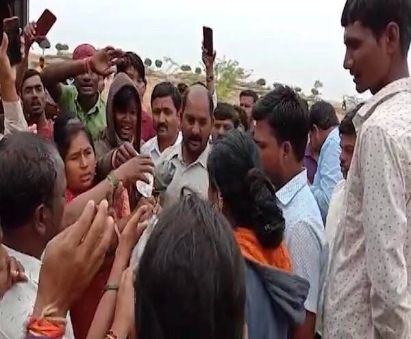 Vadgaon, Osmanabad Daru Bandi Andolan | Osmanabad | उस्मानाबादमध्ये ...