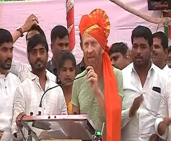 Peter Van Geit | गडकिल्ल्यांची भ्रमंती करणारा पीटर वढूमध्ये, परदेशी ...