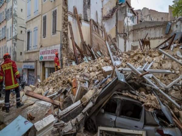 Four-storey building collapses in Mumbai's Nalasopara