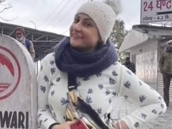 Urvashi Dholakia reaches Vaishno Devi